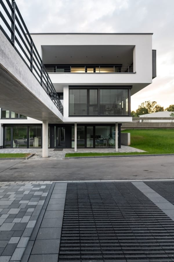 Building modern office buildings / innovative company buildings // ATEC